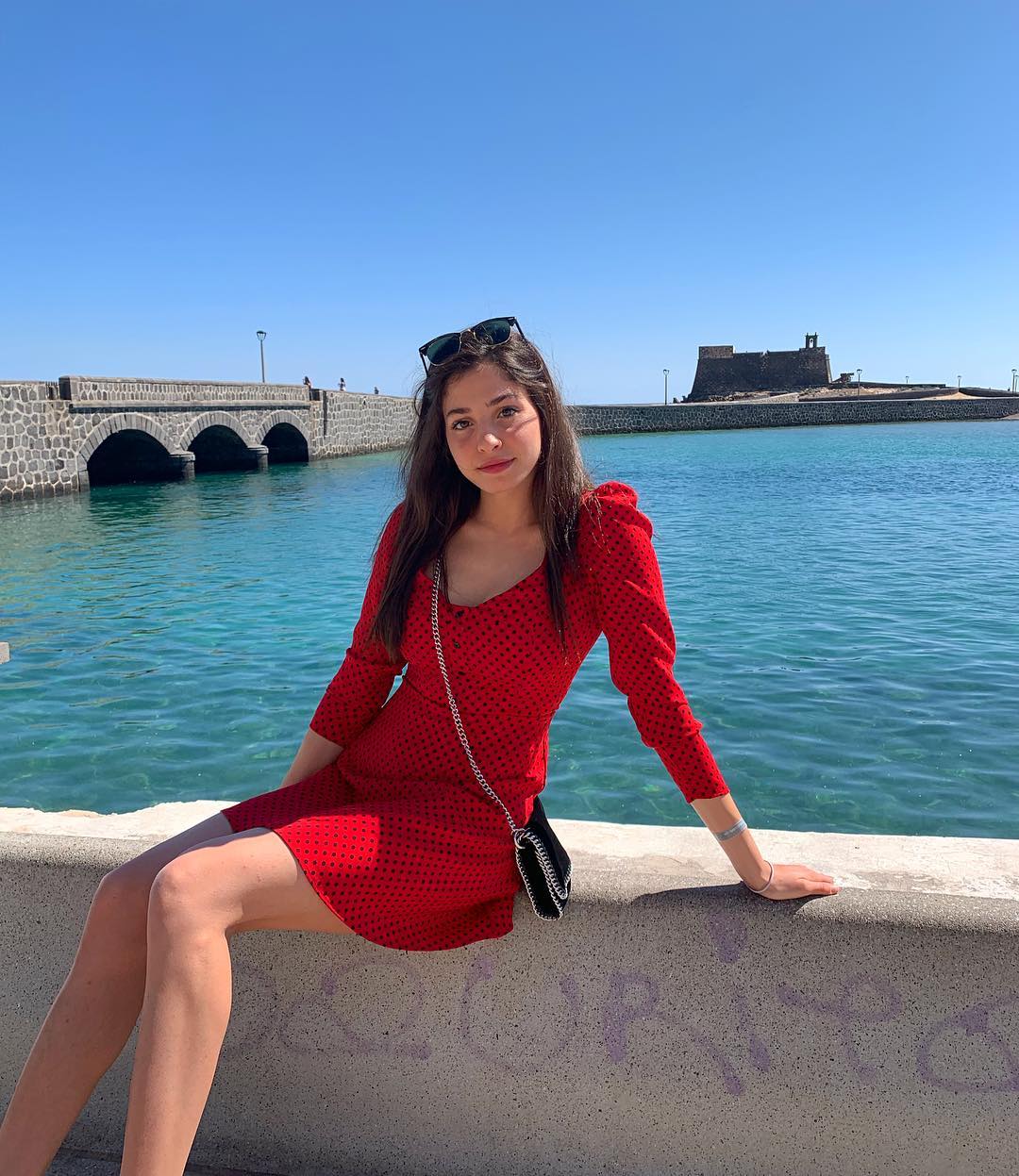 Starlet Arcade: Yusra Mardini swimming