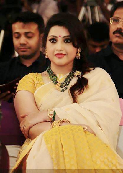 South Indian Actress Meena with family photo - Cinema & News