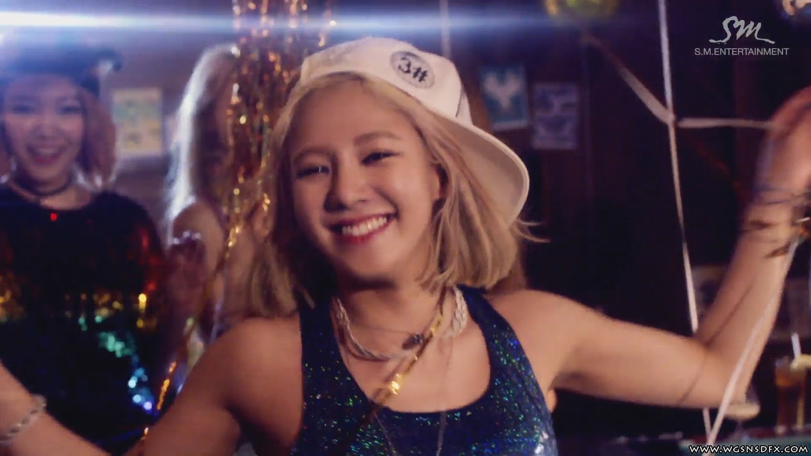 Check out the screenshots from SNSD's 'PARTY' MV - Wonderful Generation