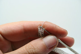 Contemporary Jewelry by Beatriz Fortes: Making a Handwoven Silver Chain