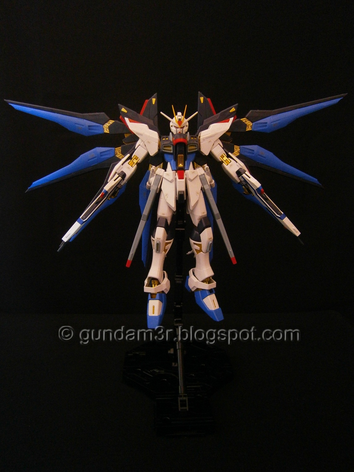 Strike Freedom Gundam Full Burst Mode MG Review Part 3