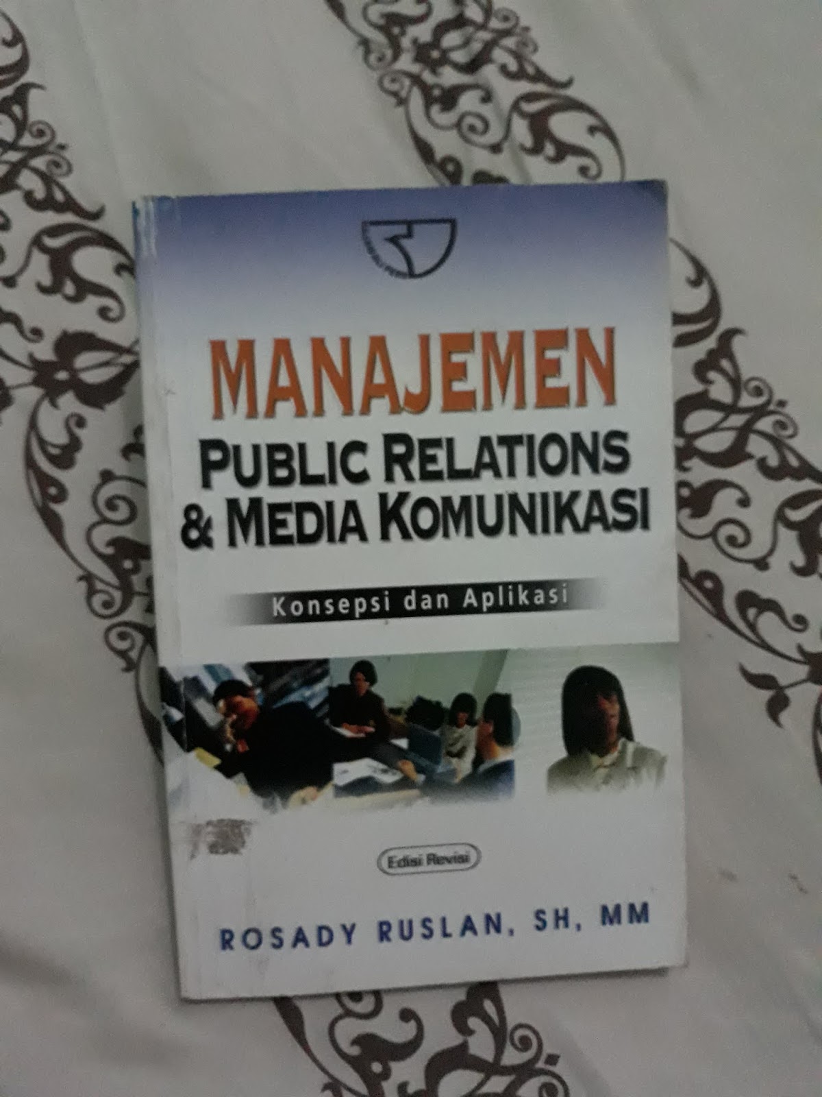 Niken Rizka 27: Review Buku Niken Rizka 27: Review Buku