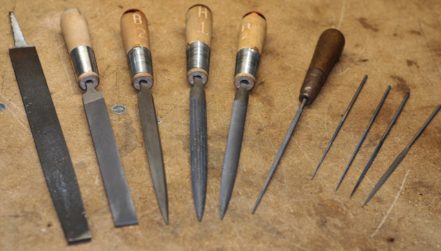 El Arte de la Orfebrería y Joyería : El buen uso de las limas.