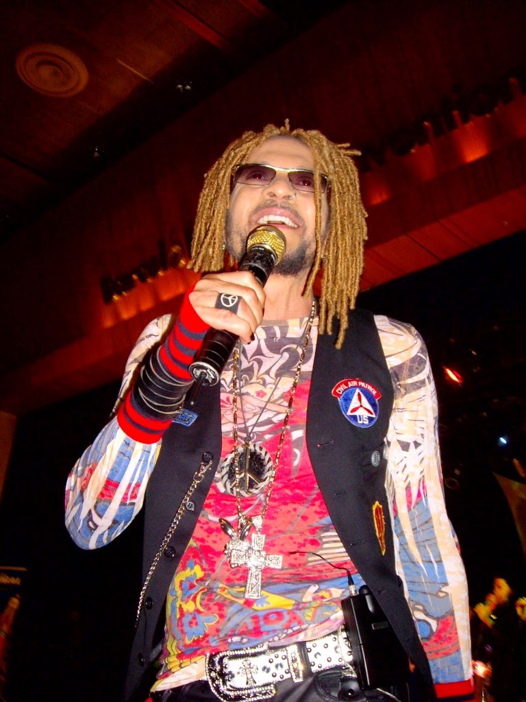 JOSEPH CACERES: Niurka le manda un "fundazo" a Toño