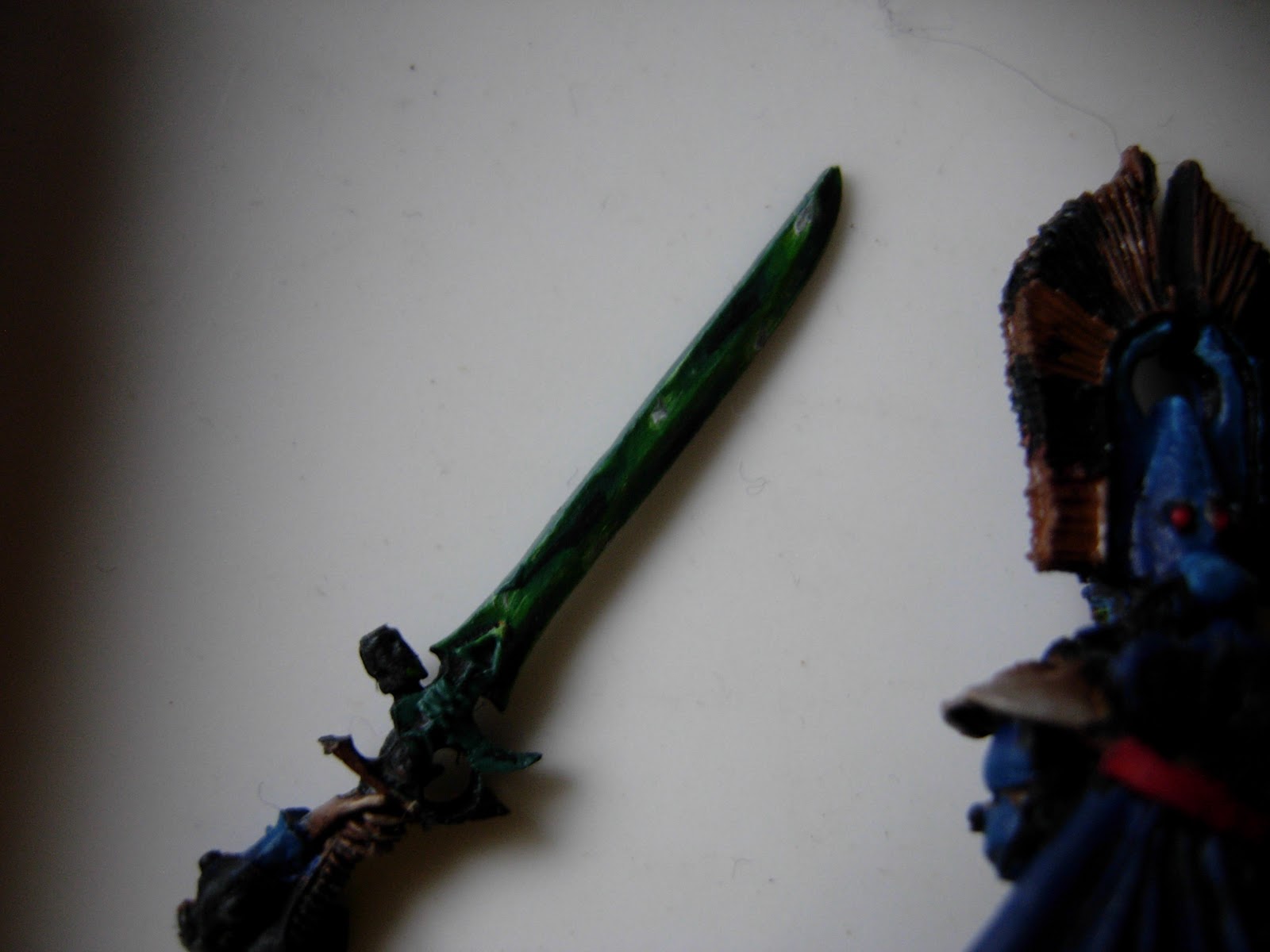 fuzzbuket's mini mayhem: Eldar autarch: green power weapon!