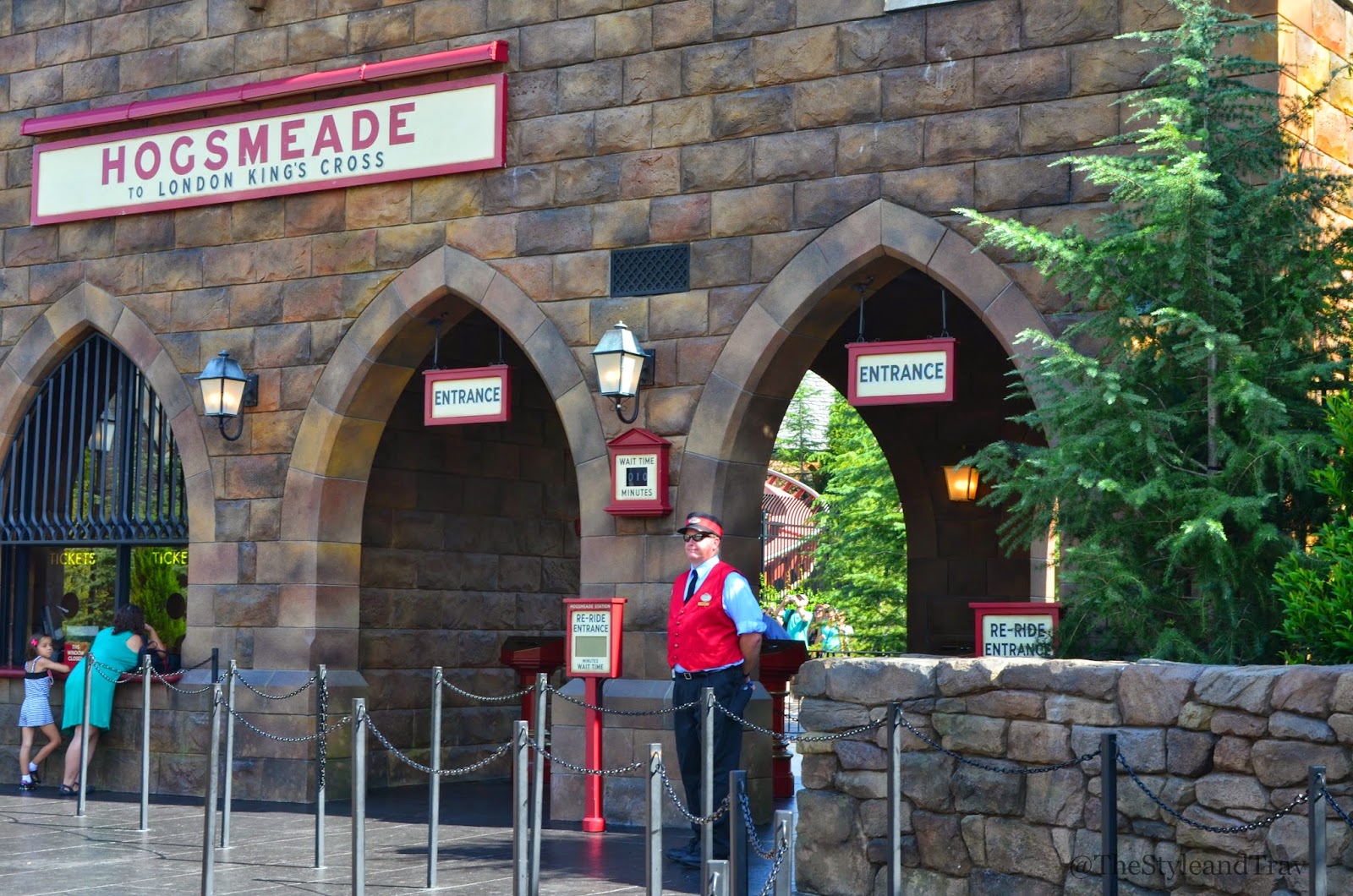 All Aboard On The Hogwarts Express - Chic Delights