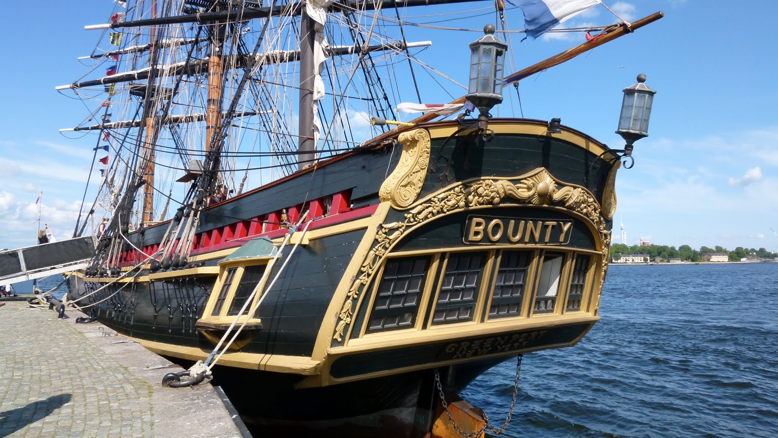 .: HMS Bounty i Stockholm