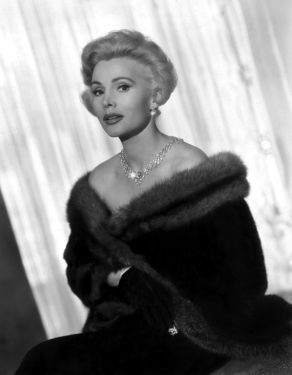 Goodbye Zsa Zsa Gabor! Here Are 30 Beautiful Black and White Photos of ...