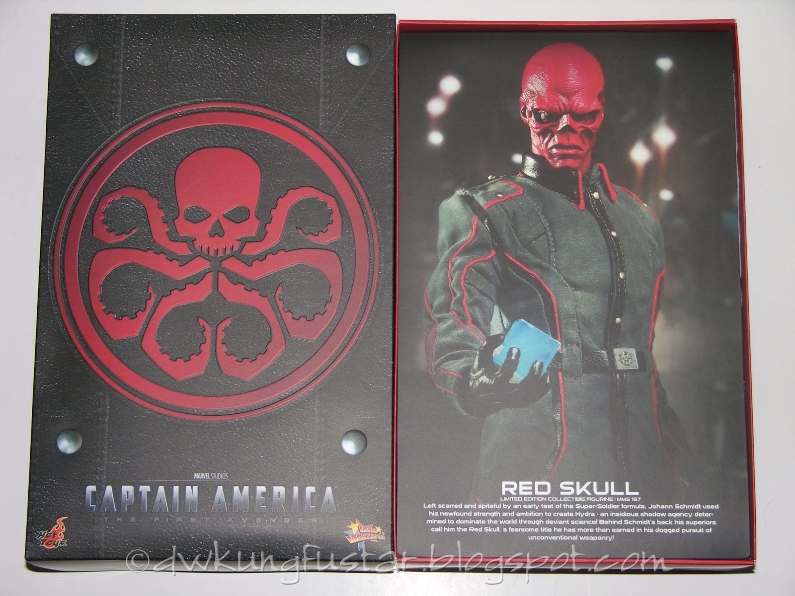 The Fire Rises as The Force Awakens: Hot Toys - Red Skull - Un-Boxing ...