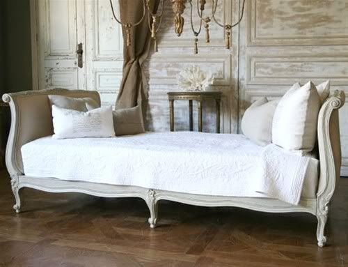 Eye For Design: Decorate Your Home With French Daybeds