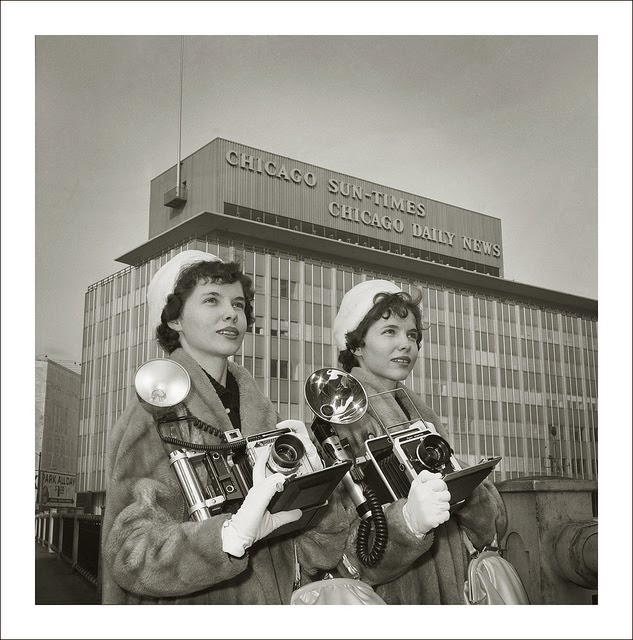 A Collection of 60 Interesting Vintage Photos of Photographers at Work ...