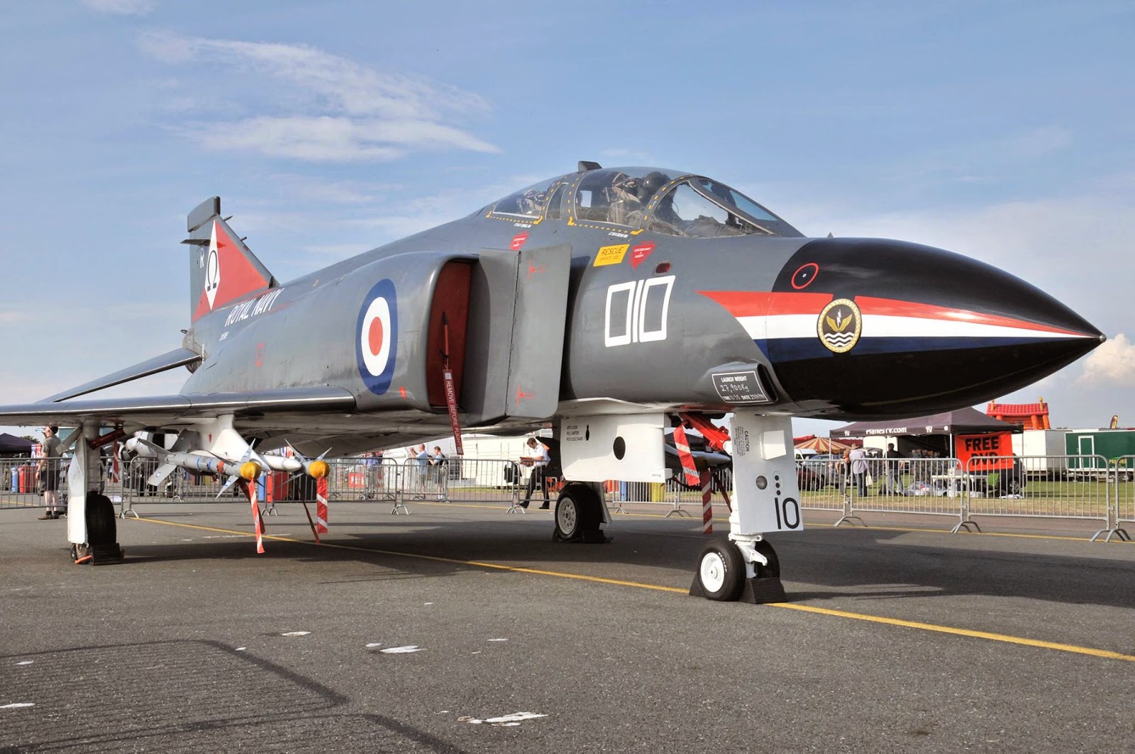 Jet & Prop by FalkeEins: McDonnell Douglas F-4K Phantom FG1, XV586 / R ...