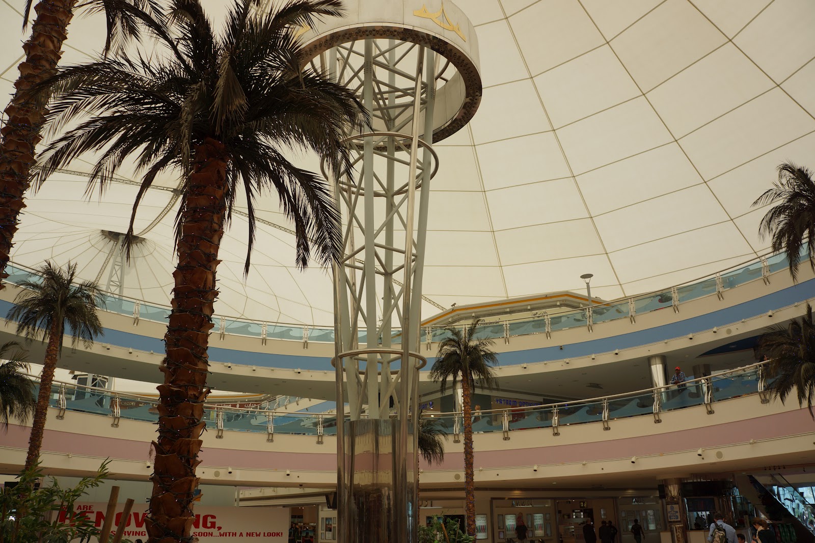 Oriental Adventures: Marina Mall in Abu Dhabi