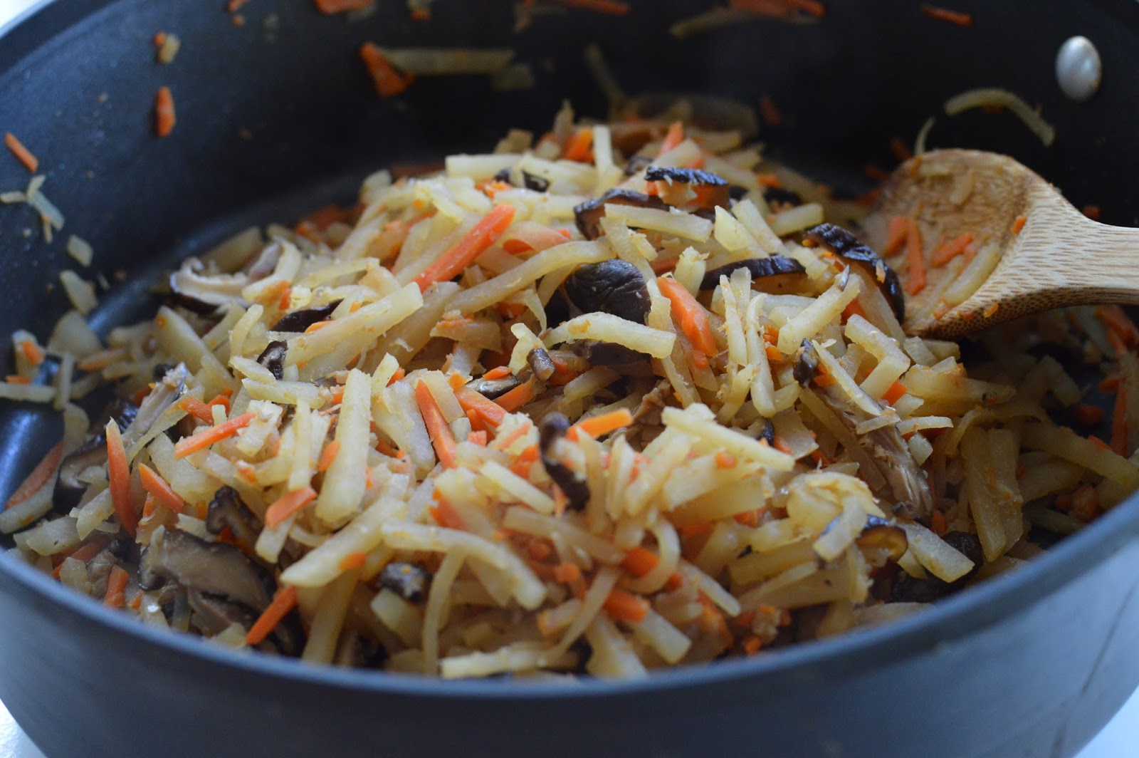 DimSumptuous: Teochew Chai Kueh / Steamed Vegetable Dumpling 菜粿