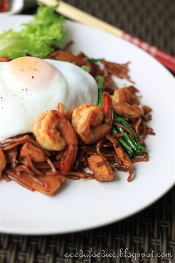 GoodyFoodies: Recipe: Mee goreng with fried egg