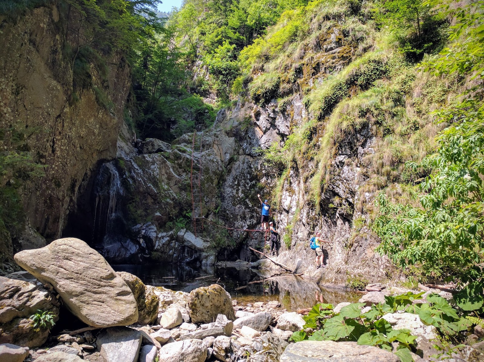 Traseu în munții Făgăraș: Valea lui Stan, Poiana Călugărița, Barajul ...