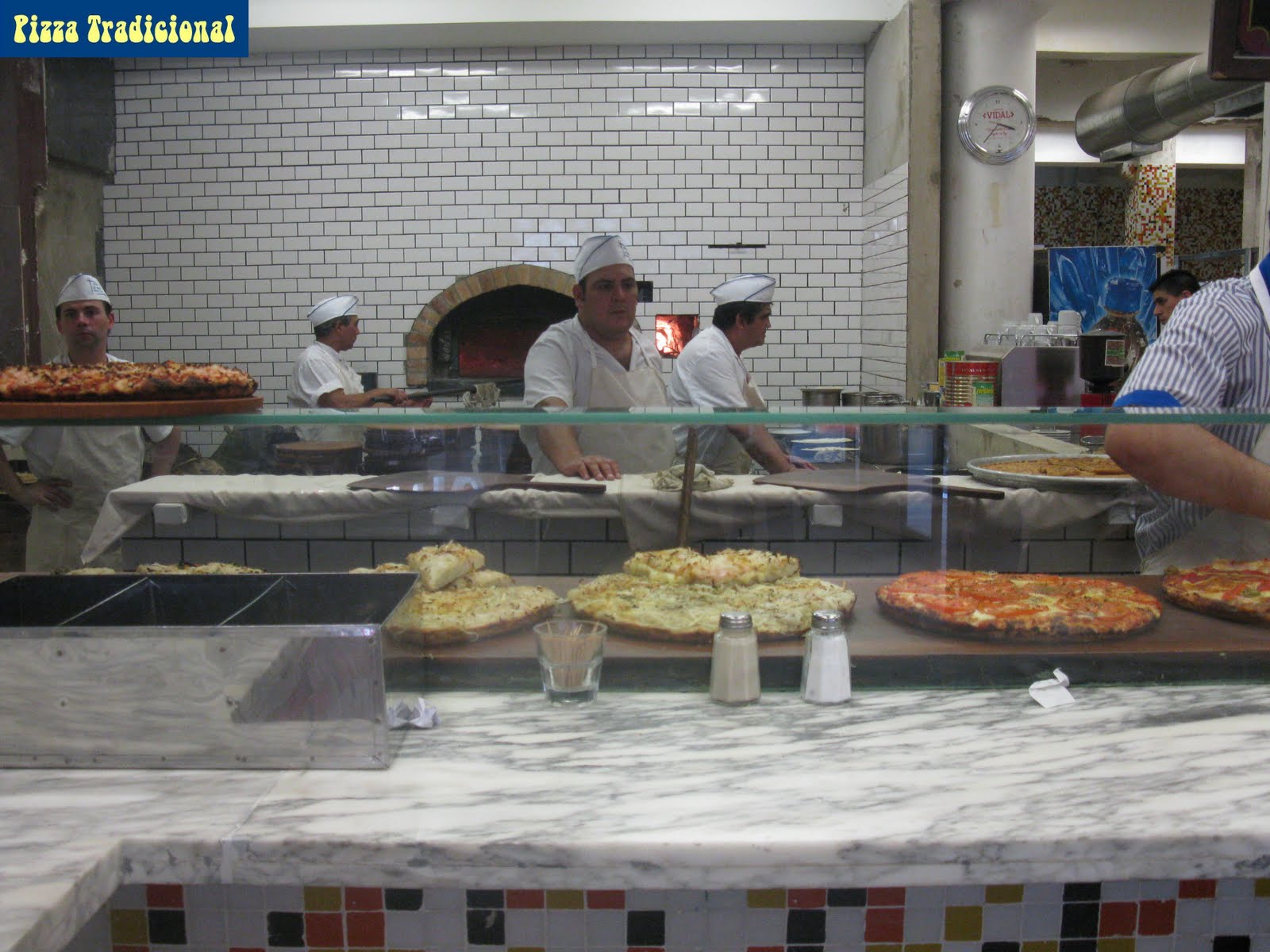 Pizza Tradicional: La Rey.