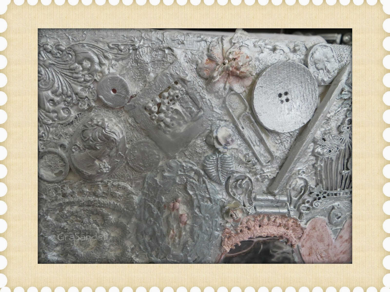 SOLOSCRAP: COLLAGE EN RELIEVE SOBRE CANVAS
