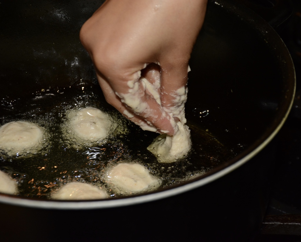 Nepali Tummy!!: Maghe Sakranti: Fulaura (Spicy Black Lentil Doughnut ...