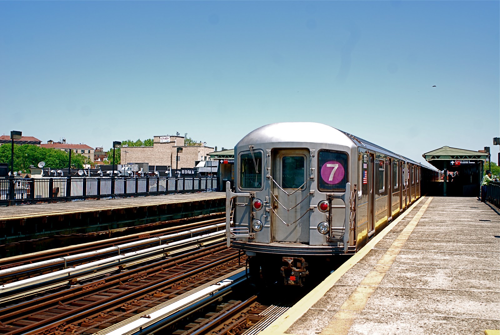 NYC ♥ NYC: 7 Train (International Express) To Woodside, Queens