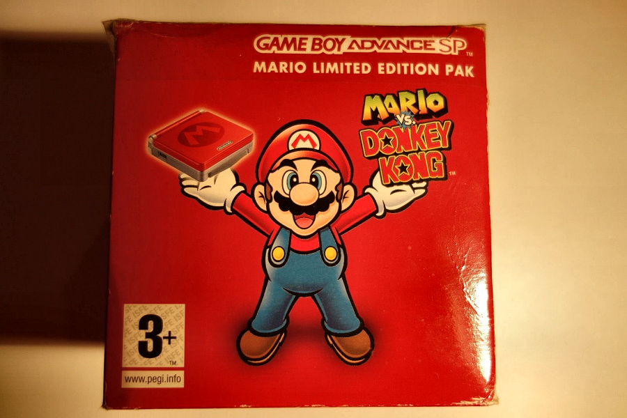 Retro Treasures: Game Boy Advance SP - Mario LE Pak
