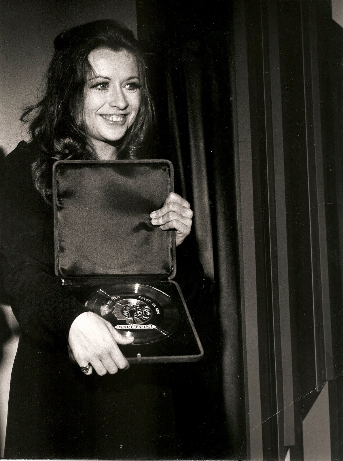 DISCOS PARA EL RECUERDO : MARI TRINI