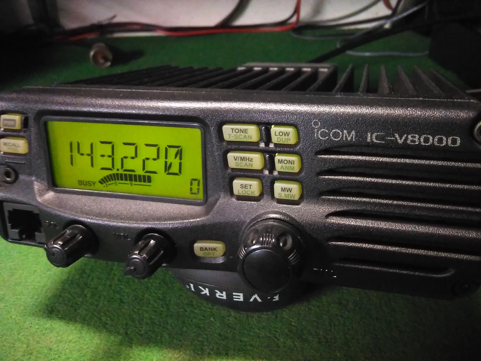 Dimensi Radio: Radio Rig Icom V8000 (SOLD)