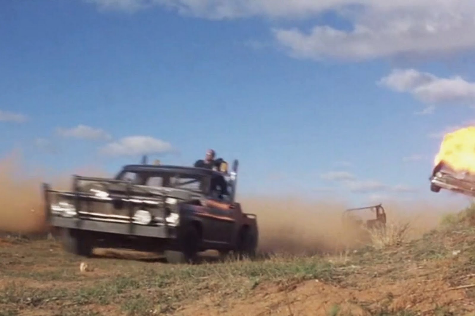 Futuro Finale 2088AD: Fairlane fire stunt from Mad Max 2