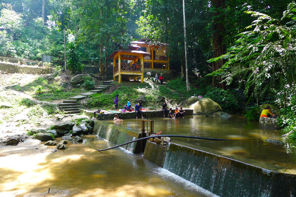 KC & the Sunshine Runners: Gunung Datuk Trekking