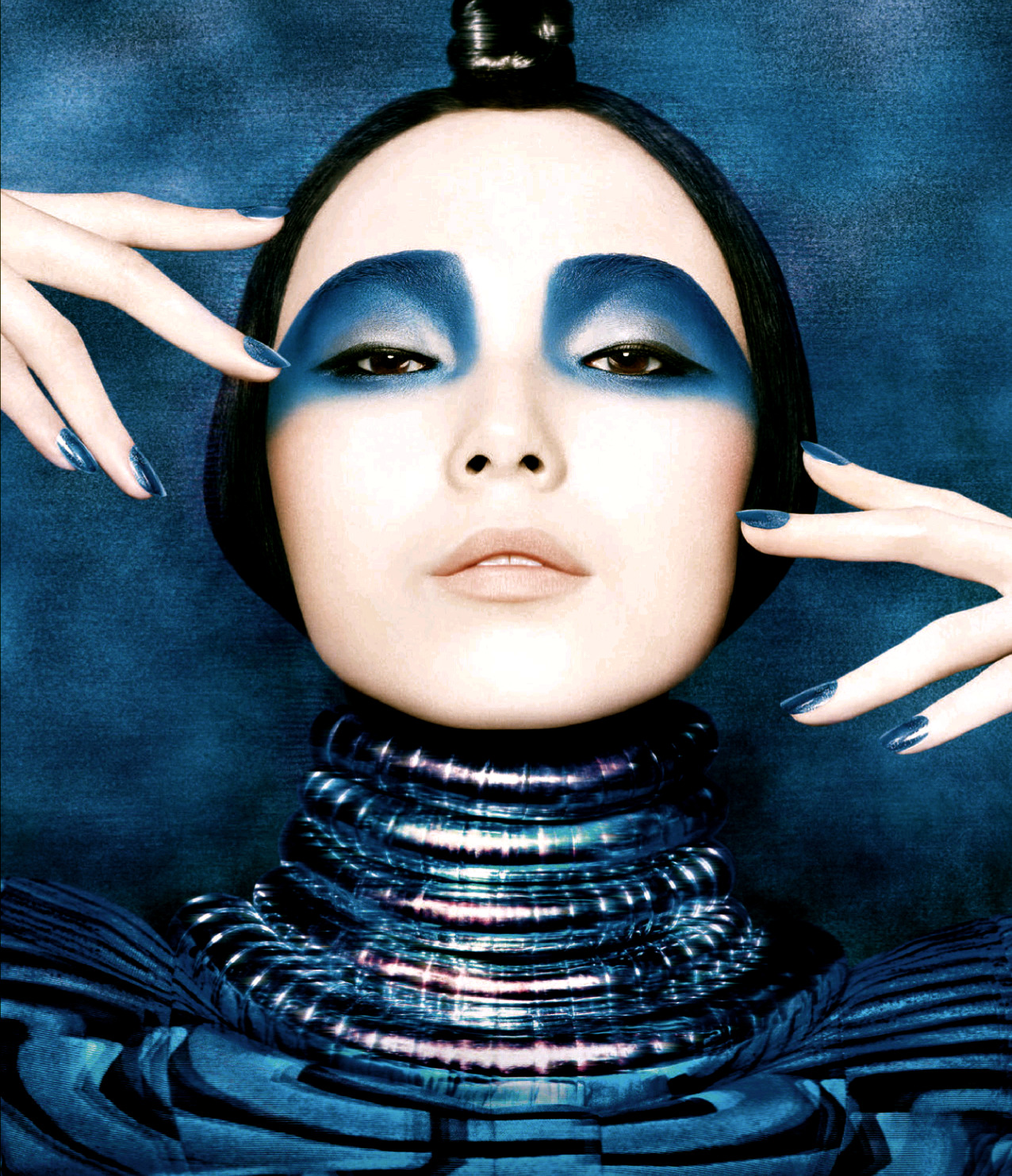 MODELO CHINESA É A ESTRELA DA VEZ NO MUNDO DA MODA – Presente Pronto