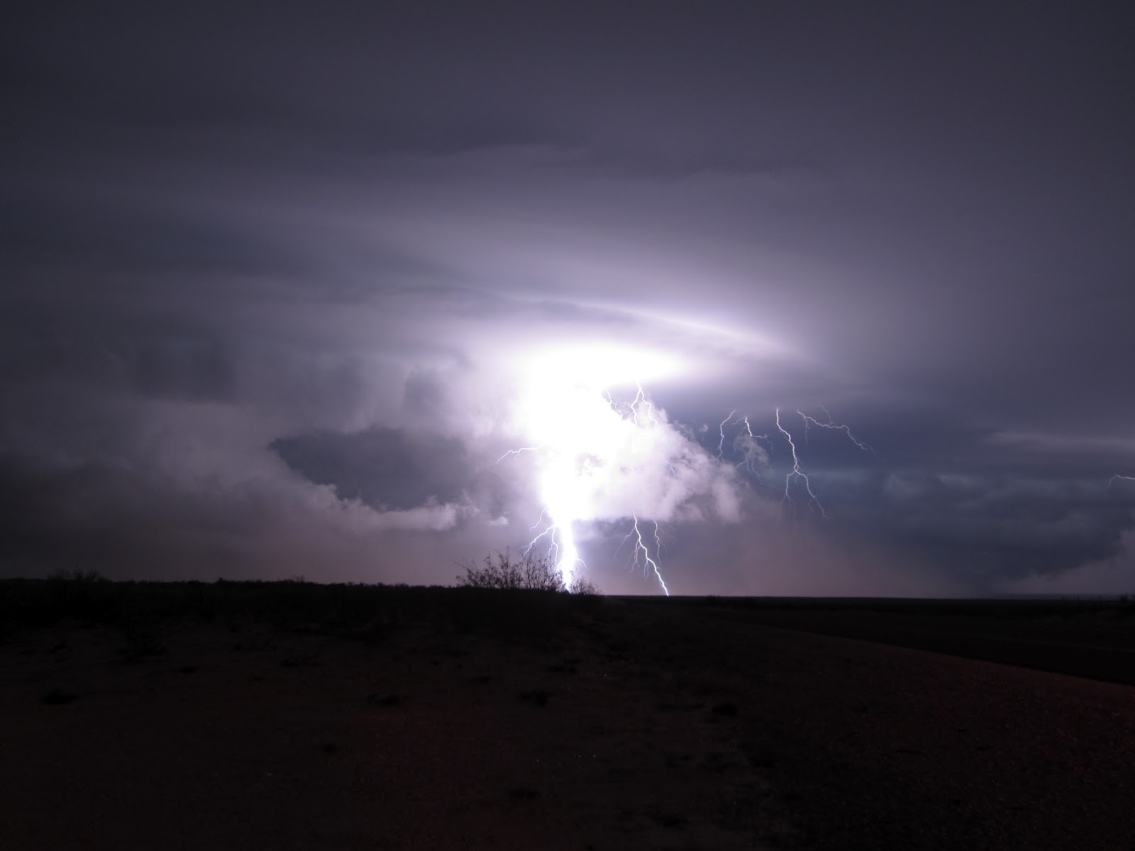 Ryan Hoke's Blog: 5/14 - 12:30am CDT - Great Lightning Tonight in West ...