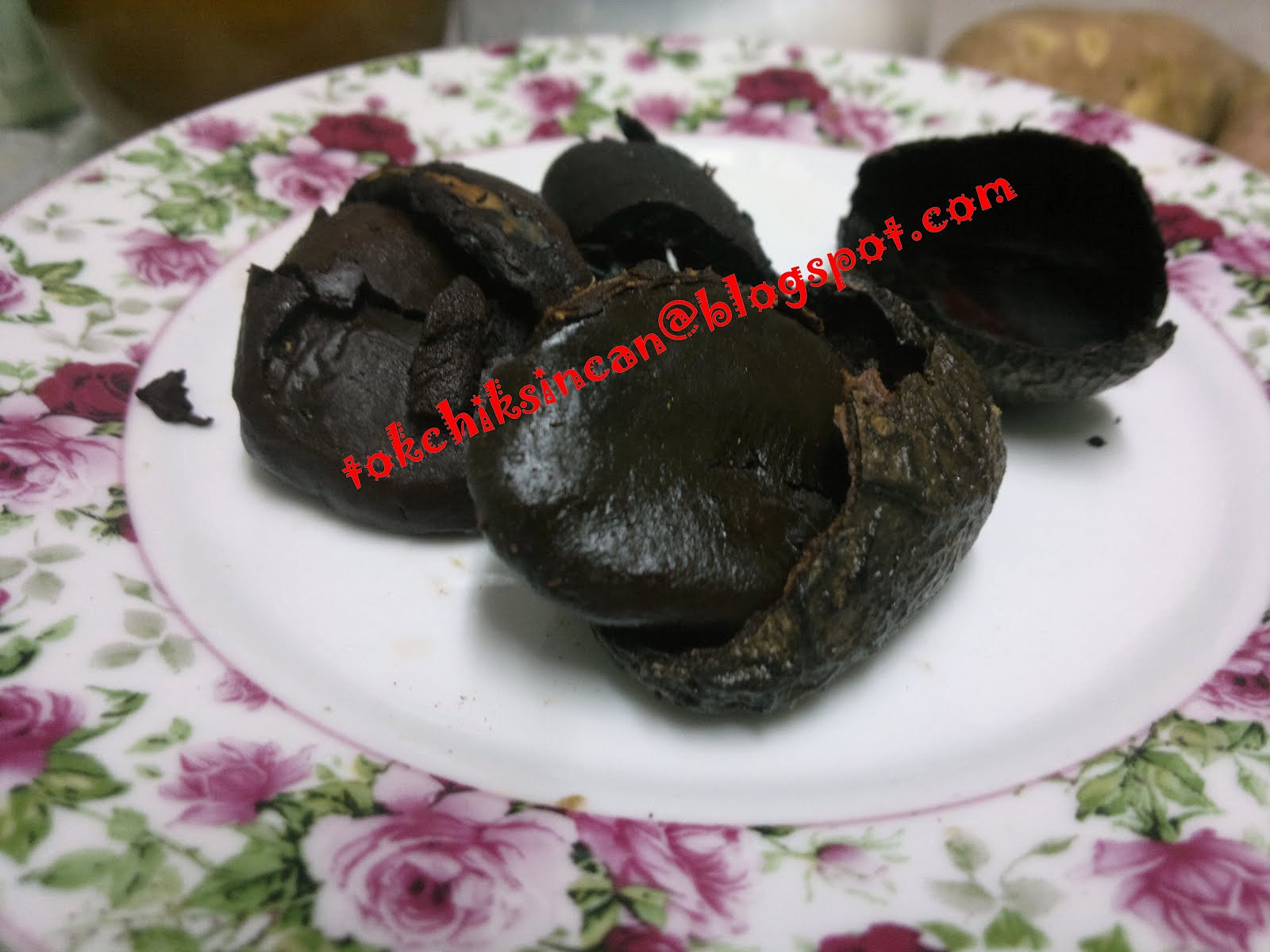 DENAI BERBISIK: rendang daging buah kluak