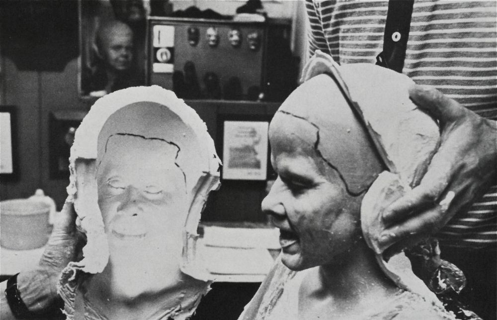 Amazing Behind the Scenes Photos From the Making of ‘The Exorcist ...