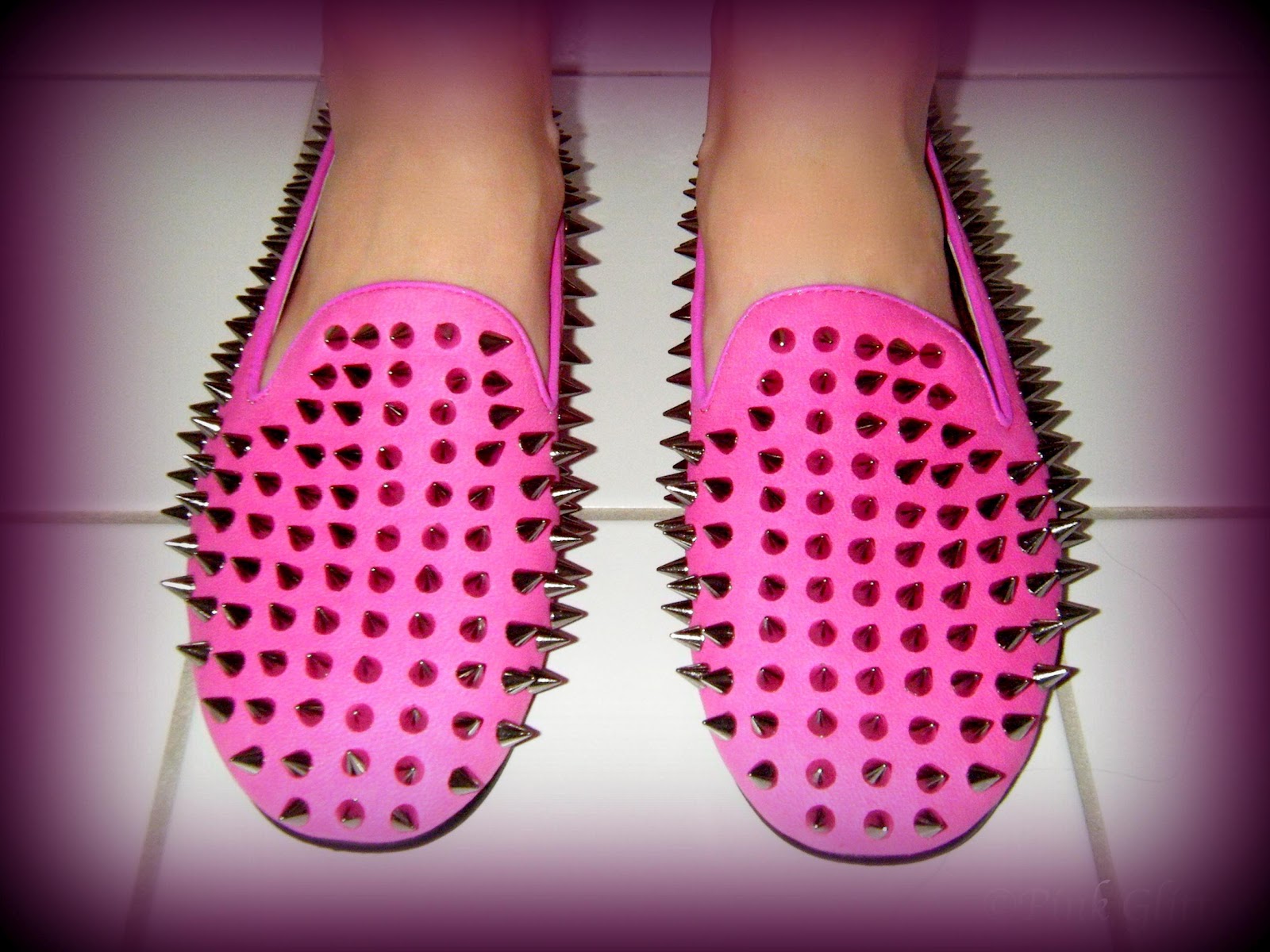 Pink Glitter: UNIF Hellraisers!