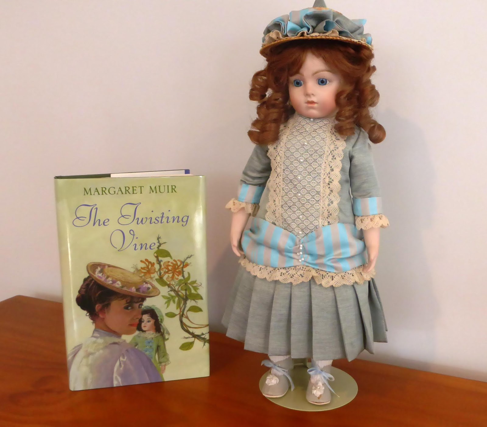 Margaret Muir : BRU doll reproduction - French fashion doll of 1890