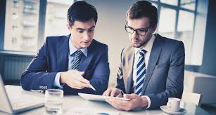 The Storyteller: 10 Ways To Be A Better Employee In 2018