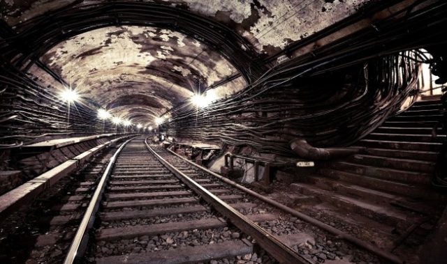 मास्को मेट्रो टू (MOSCOW METRO-2)