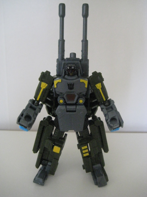 ChCse's blog: Toy Review: Transformers PCC Bombshock w/ Combaticons