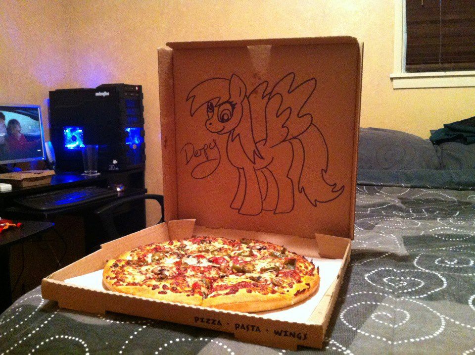 Equestria Daily - MLP Stuff!: More Ponies at Pizza Hut