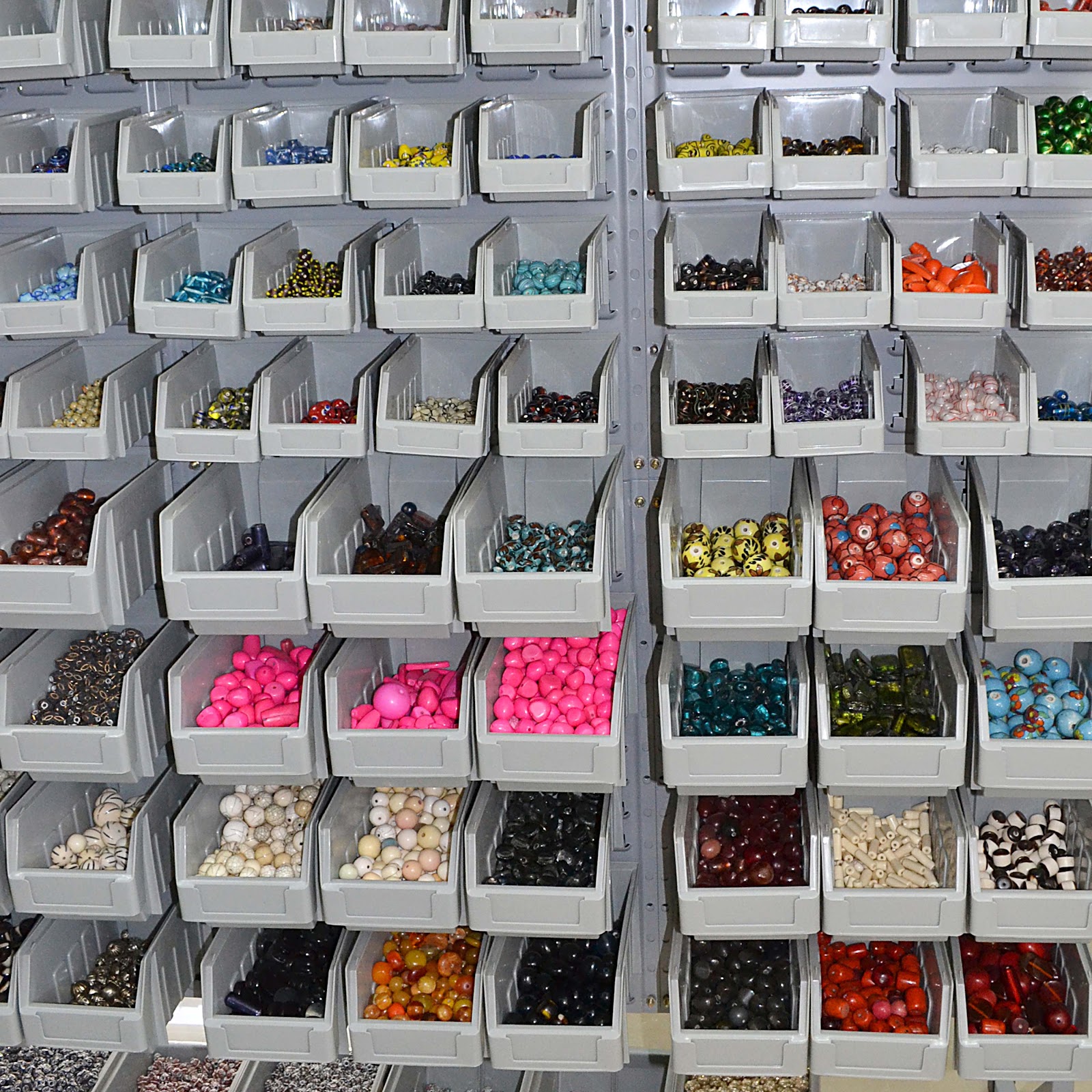 Itsy Bitsy - The Blog place: The Itsy Bitsy Bead Bar - A Bead Revolution
