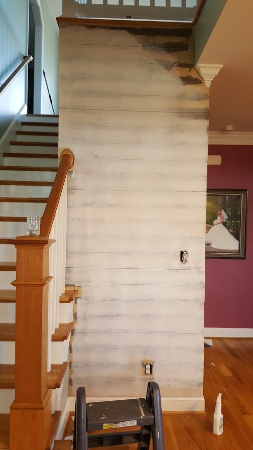 The Cozy Homestead: DISTRESSED SHIPLAP LOOKING WALL