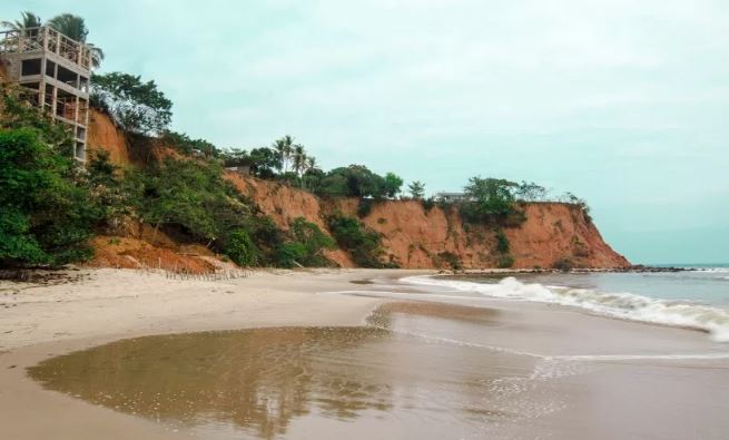 Alerte sur l’avancée de l’océan vers les terres à Moanda | BA SANGO YA ...