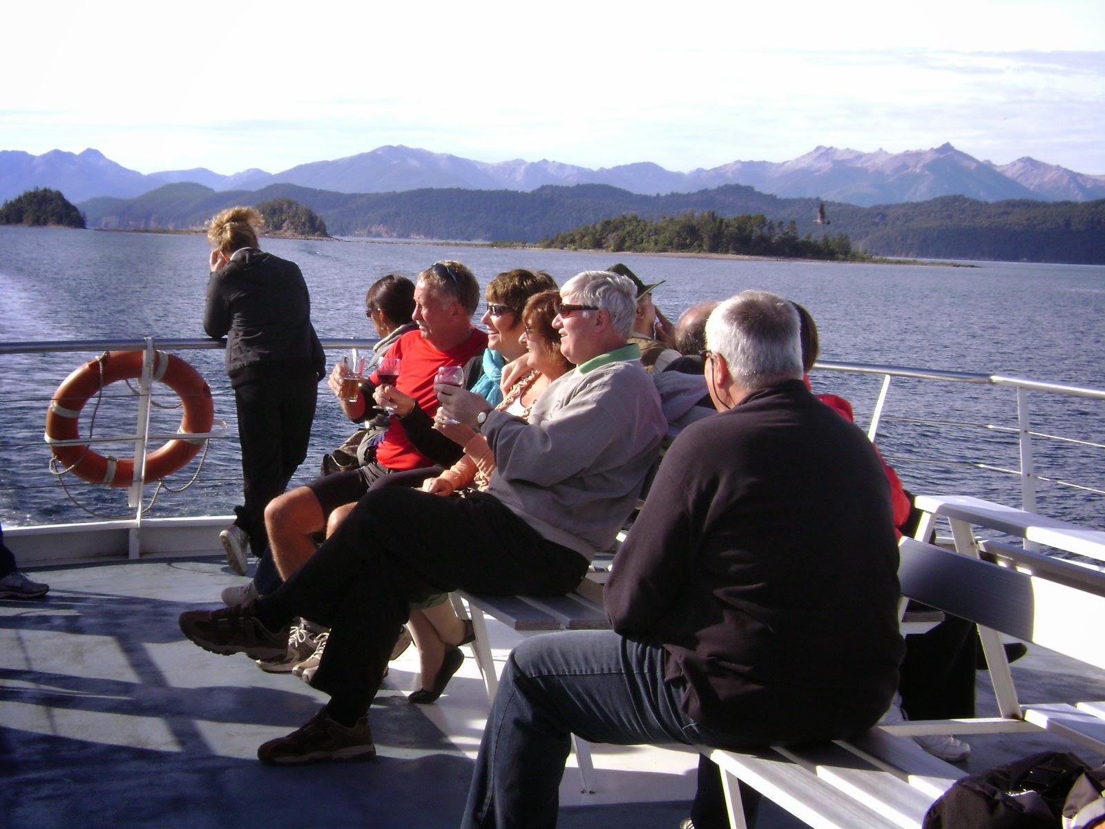 BARILOCHE EXPLORERS: VICTORIA ISLAND AND THE ARRAYANES FOREST