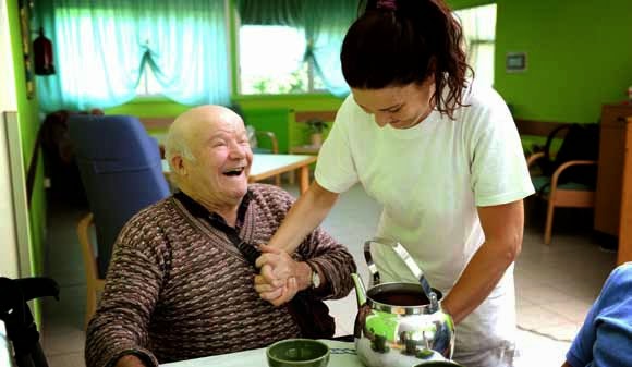 ANOSS Magazine News: Alimentazione in RSA - L’opinione di una OSS