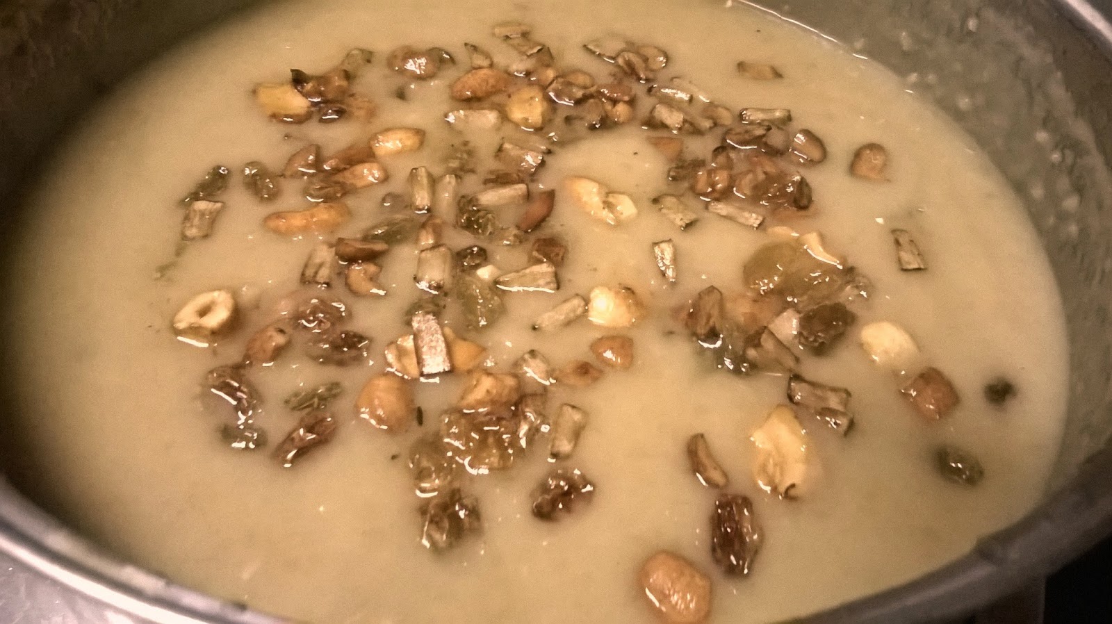 Ada Pradhaman (Rice Ada/flakes cooked with Jagree and coconut milk ...