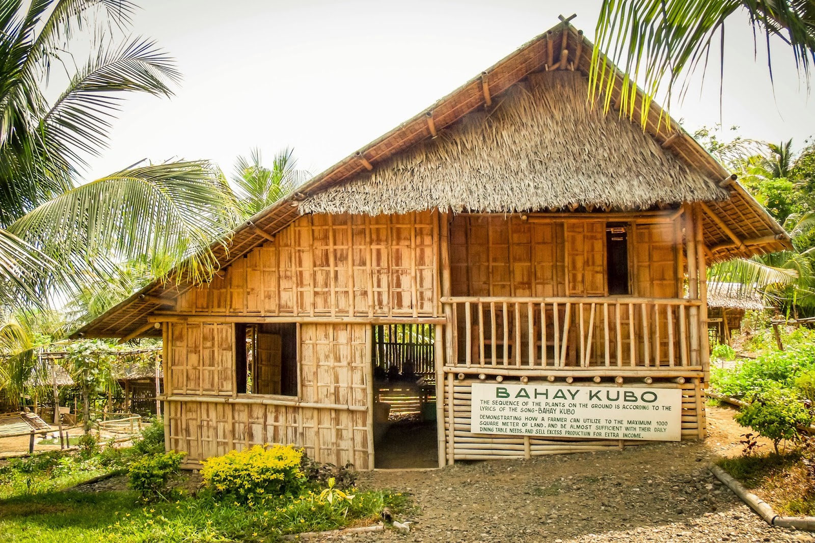BISAYAPHILIPPINES: Make your own bamboo hut or bamboo inspired house