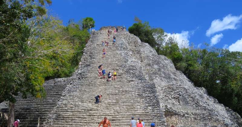 The Travelling Lindfields: The Mayan Ruins of Coba: Pyramids in Mexico