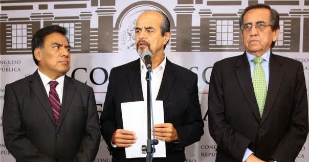 Alan García y sus escuderos Jorge del Castillo, Mauricio Mulder y ...