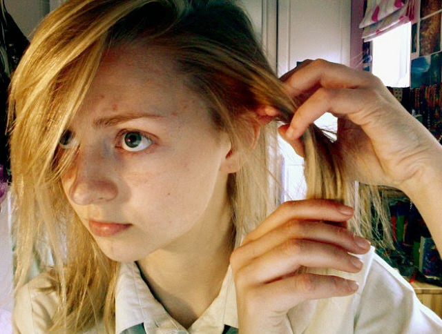 La volá: esta chica tiene uno de los hábitos más extraños que verás