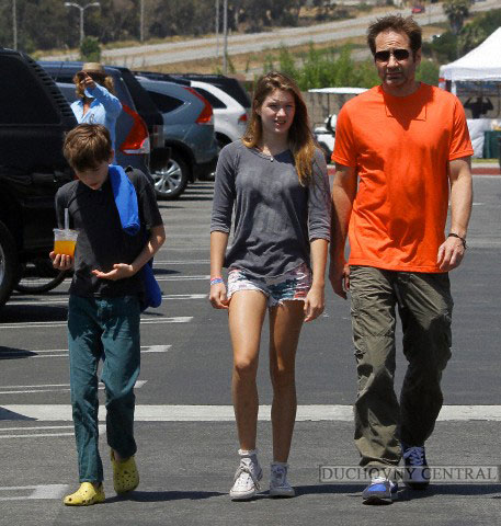 David Duchovny out with his kids during Father's Day | Duchovny Central